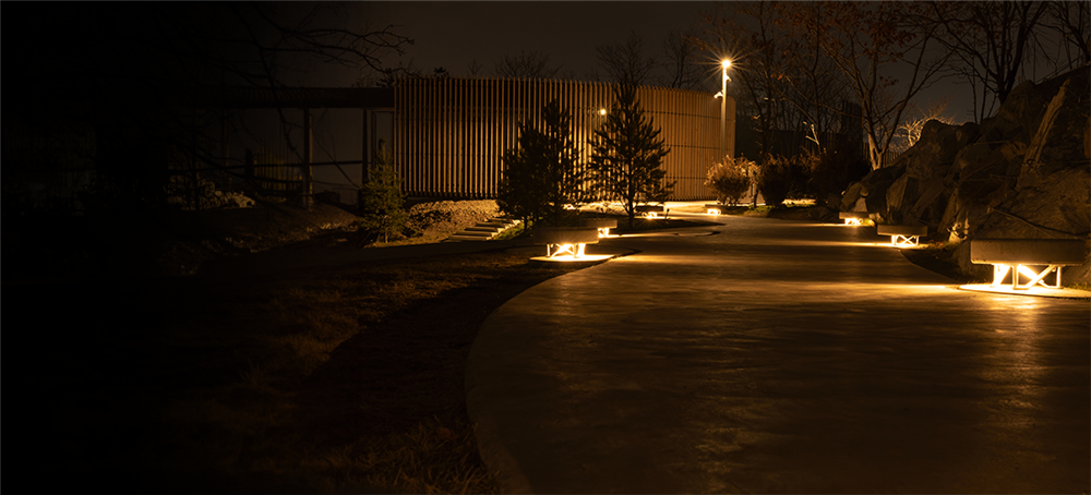 30 Unique Outdoor Wall Lighting Ideas for Your Space | Jaquar