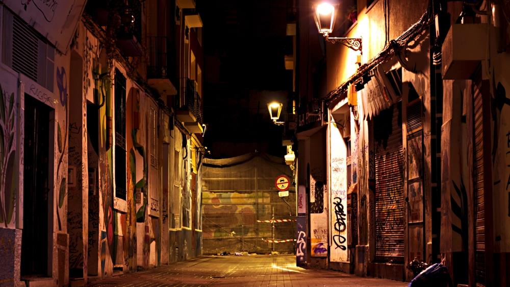 6 Tips for Balancing Decorative and Functional Lighting