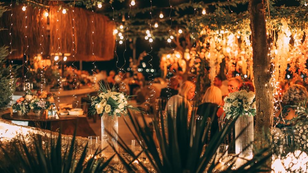 6 Tips for Balancing Decorative and Functional Lighting