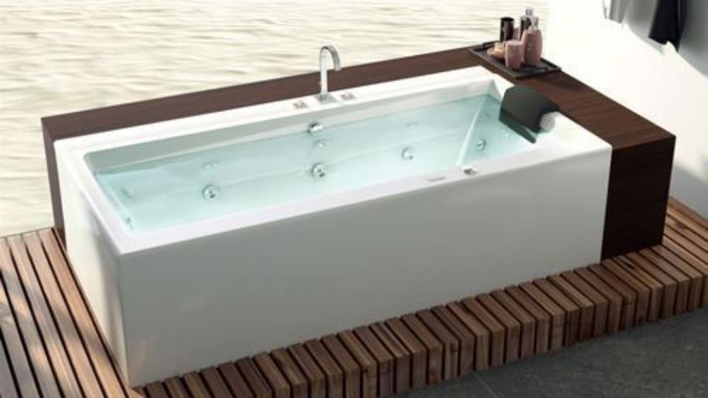 Modern Bathtub Designs for Luxurious Home Bathrooms