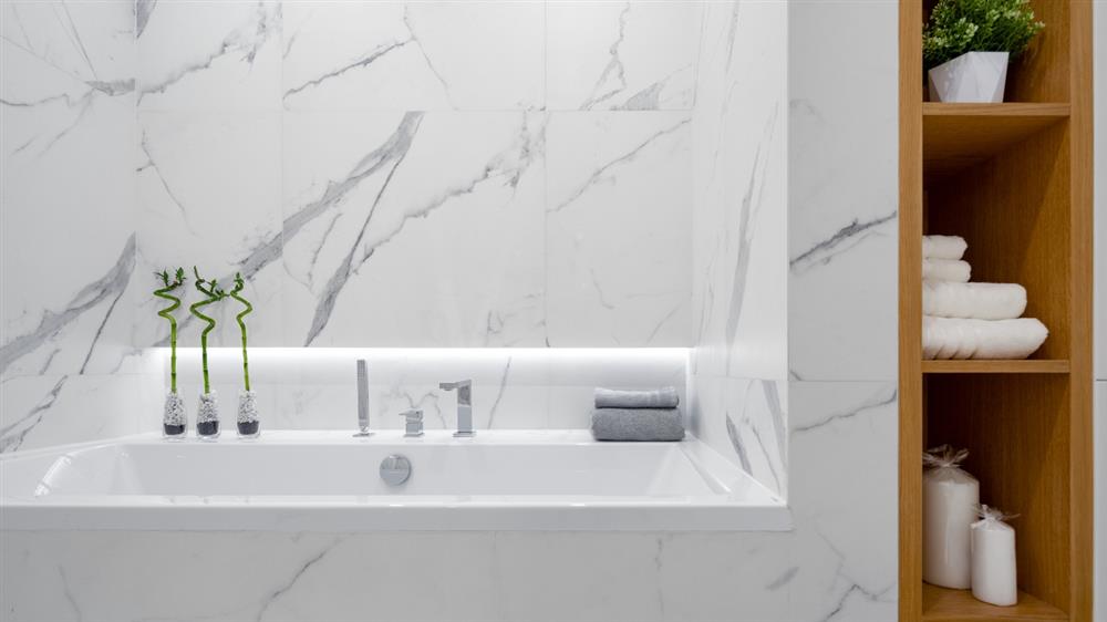 Modern Bathtub Designs for Luxurious Home Bathrooms