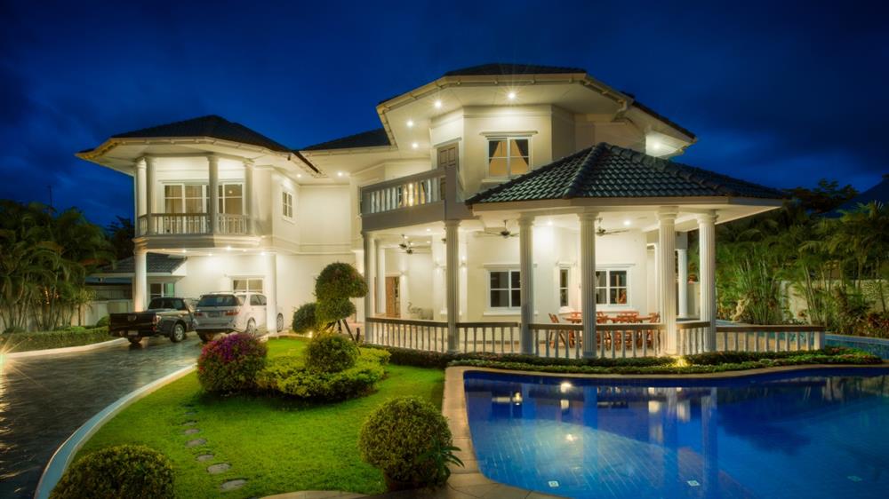 9 Lighting Designs to Highlight Home Architectural Features